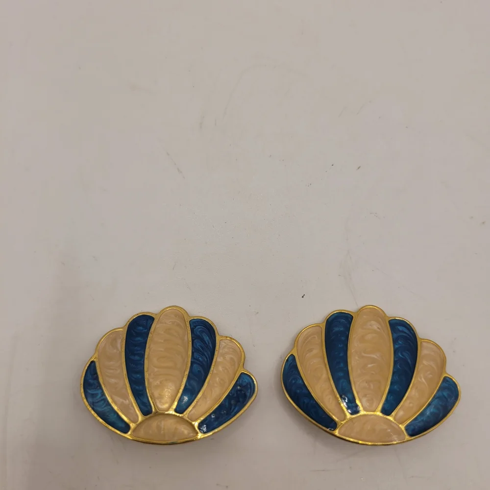 Jewelry | Vintage 198s Shell Shaped Black Enamel Metal Retro Mermaid ...